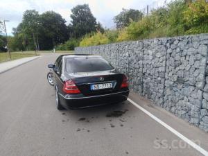Black Mercedes-Benz E 320 2004 in Rezekne, with an engine capacity of 3.20 L and mileage of 0 thousand km for 3900 €, photo 4 on AUTOMOTO.COM.LV