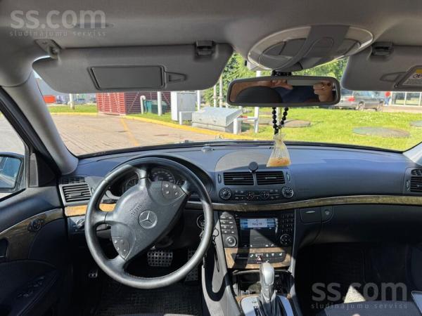 Black Mercedes-Benz E 320 2004 in Rezekne, with an engine capacity of 3.20 L and mileage of 0 thousand km for 3900 €, photo 6 on AUTOMOTO.COM.LV