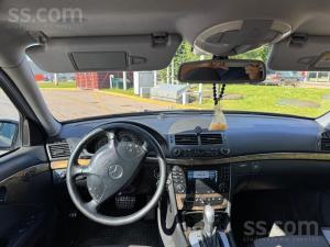 Black Mercedes-Benz E 320 2004 in Rezekne, with an engine capacity of 3.20 L and mileage of 0 thousand km for 3900 €, photo 7 on AUTOMOTO.COM.LV