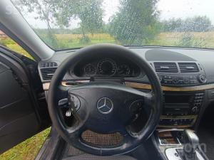 Black Mercedes-Benz E 320 2004 in Rezekne, with an engine capacity of 3.20 L and mileage of 0 thousand km for 3900 €, photo 11 on AUTOMOTO.COM.LV