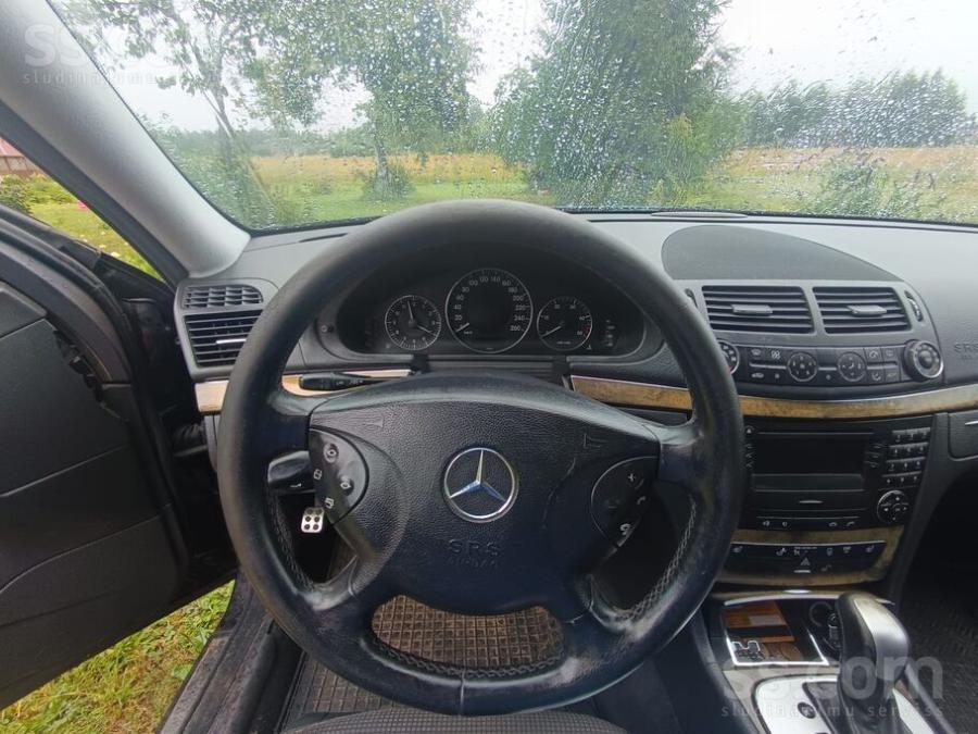 Black Mercedes-Benz E 320 2004 in Rezekne, with an engine capacity of 3.20 L and mileage of 0 thousand km for 3900 €, photo 11 on AUTOMOTO.COM.LV