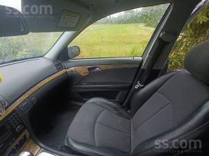 Black Mercedes-Benz E 320 2004 in Rezekne, with an engine capacity of 3.20 L and mileage of 0 thousand km for 3900 €, photo 12 on AUTOMOTO.COM.LV