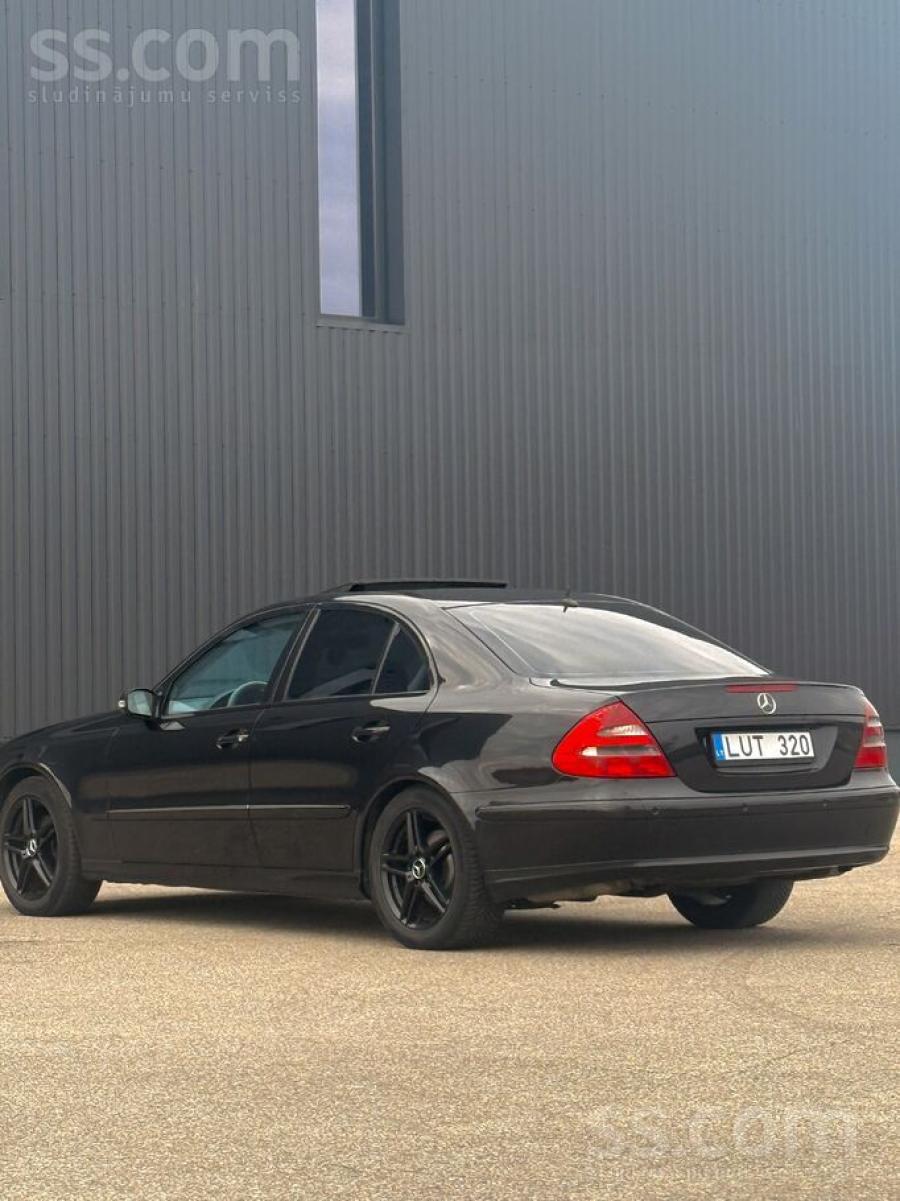 Black Mercedes-Benz E 320 2004 in Telschi, with an engine capacity of 3.20 L and mileage of 320 thousand km for 3500 €, photo 3 on AUTOMOTO.COM.LV
