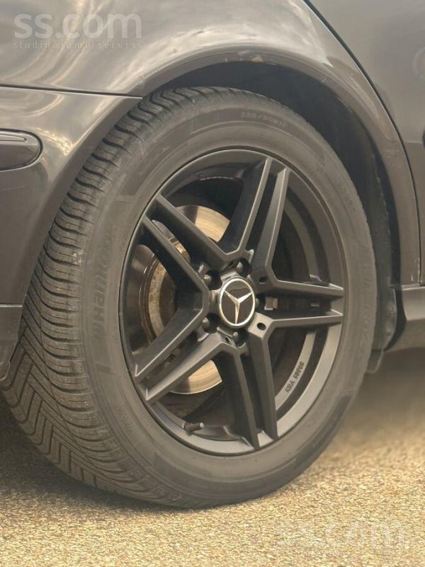 Black Mercedes-Benz E 320 2004 in Telschi, with an engine capacity of 3.20 L and mileage of 320 thousand km for 3500 €, photo 10 on AUTOMOTO.COM.LV