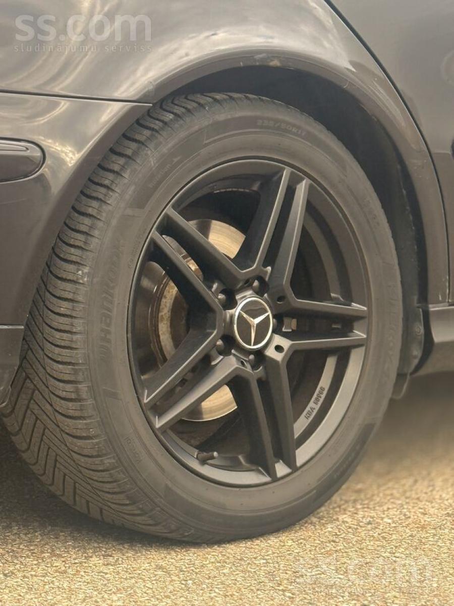 Black Mercedes-Benz E 320 2004 in Telschi, with an engine capacity of 3.20 L and mileage of 320 thousand km for 3500 €, photo 10 on AUTOMOTO.COM.LV