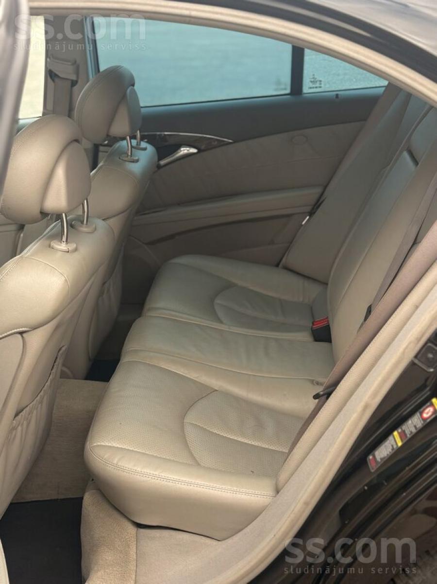 Black Mercedes-Benz E 320 2004 in Telschi, with an engine capacity of 3.20 L and mileage of 320 thousand km for 3500 €, photo 13 on AUTOMOTO.COM.LV