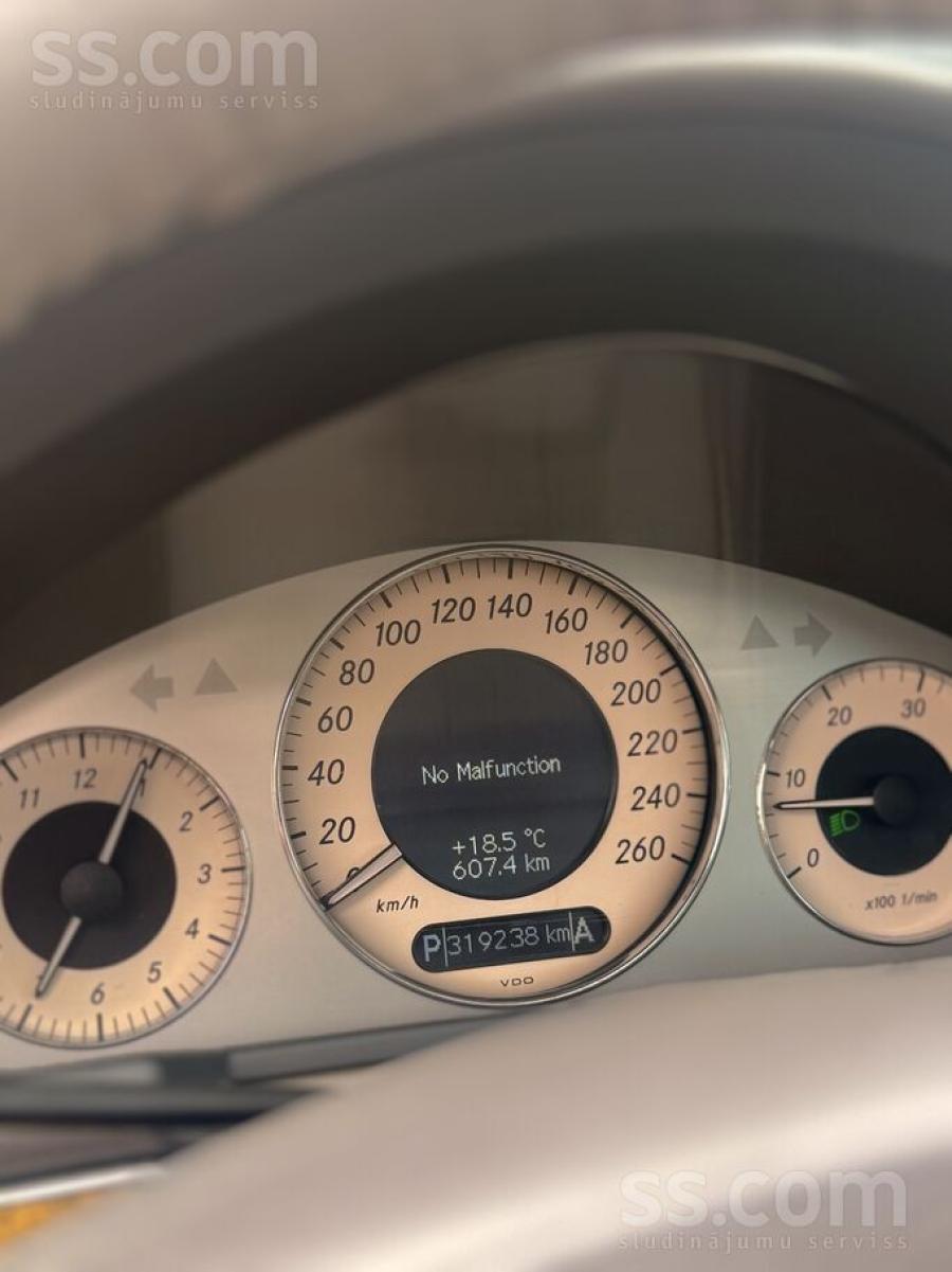Black Mercedes-Benz E 320 2004 in Telschi, with an engine capacity of 3.20 L and mileage of 320 thousand km for 3500 €, photo 18 on AUTOMOTO.COM.LV