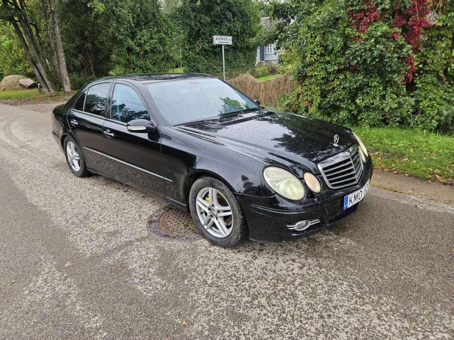 Melns Mercedes-Benz E 320 2004 Prienai, ar dzinēja tilpumu 3.22 L un nobraukumu 356 tūkst. km par 1650 €, foto 3 vietnē AUTOMOTO.COM.LV