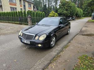 Melns Mercedes-Benz E 320 2004 Prienai, ar dzinēja tilpumu 3.22 L un nobraukumu 356 tūkst. km par 1650 €, foto 4 vietnē AUTOMOTO.COM.LV