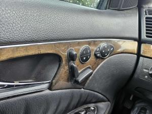 Melns Mercedes-Benz E 320 2004 Prienai, ar dzinēja tilpumu 3.22 L un nobraukumu 356 tūkst. km par 1650 €, foto 13 vietnē AUTOMOTO.COM.LV