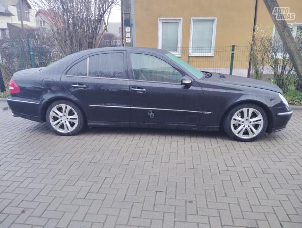 Мерседес Е 320 2005 в Клайпеда на AUTOMOTO.COM.LV Черный Мерседес Е 320 2005 в Клайпеда, объемом двигателя 3.00 л и пробегом 500 тыс. км за 1499 €, фото 3 на AUTOMOTO.COM.LV
