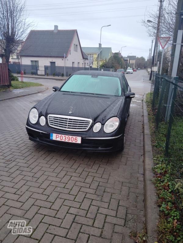 Мерседес Е 320 2005 в Клайпеда на AUTOMOTO.COM.LV Черный Мерседес Е 320 2005 в Клайпеда, объемом двигателя 3.00 л и пробегом 500 тыс. км за 1499 €, фото 7 на AUTOMOTO.COM.LV