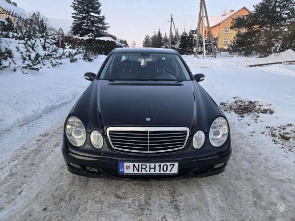Black Mercedes-Benz E 320 2005 in Vilnius, with an engine capacity of 3.22 L and mileage of 246 thousand km for 2450 €, photo 5 on AUTOMOTO.COM.LV