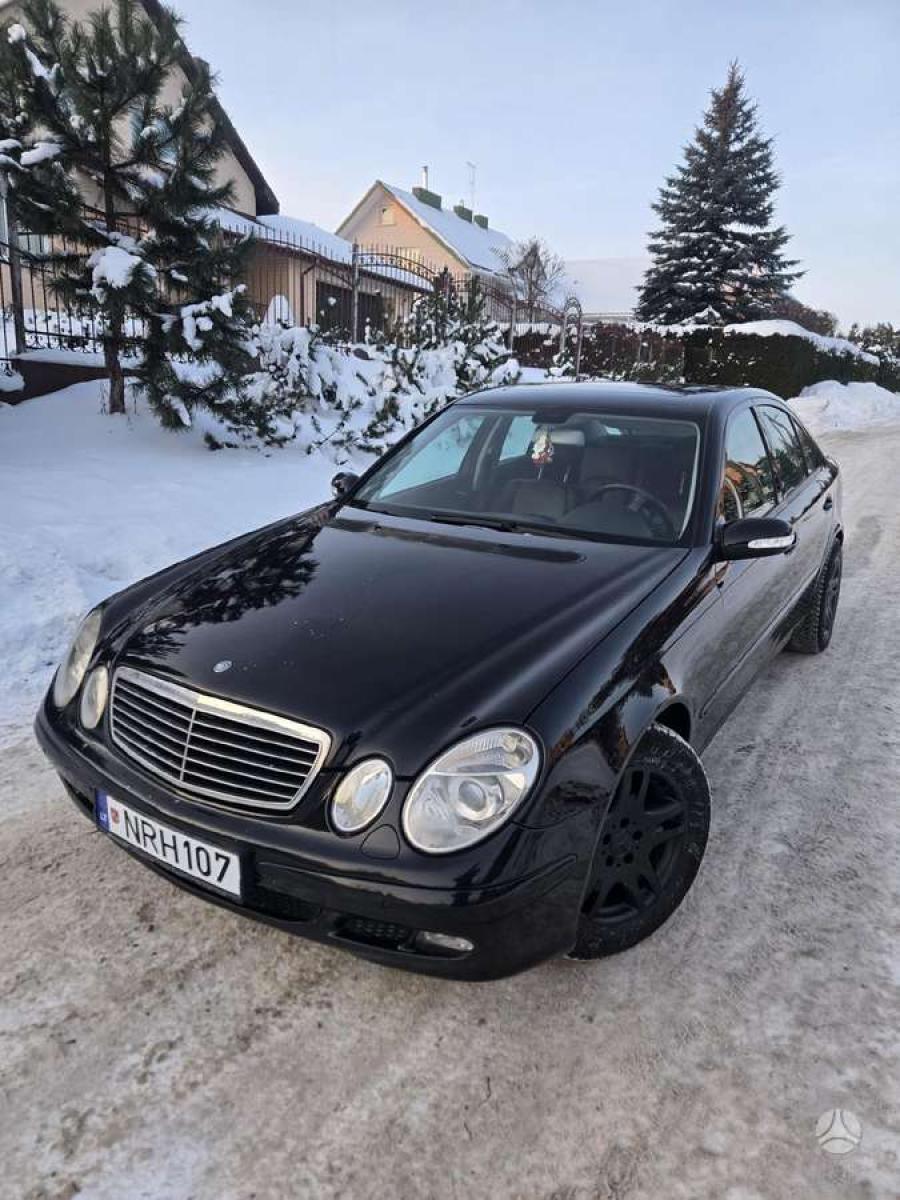 Black Mercedes-Benz E 320 2005 in Vilnius, with an engine capacity of 3.22 L and mileage of 246 thousand km for 2450 €, photo 9 on AUTOMOTO.COM.LV