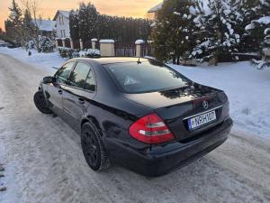 Black Mercedes-Benz E 320 2005 in Vilnius, with an engine capacity of 3.22 L and mileage of 246 thousand km for 2450 €, photo 10 on AUTOMOTO.COM.LV