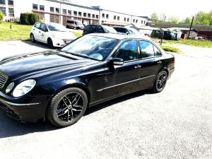 Melns Mercedes-Benz E 320 2005 Šauļi, ar dzinēja tilpumu 3.20 L un nobraukumu 268 tūkst. km par 3550 €, foto 3 vietnē AUTOMOTO.COM.LV