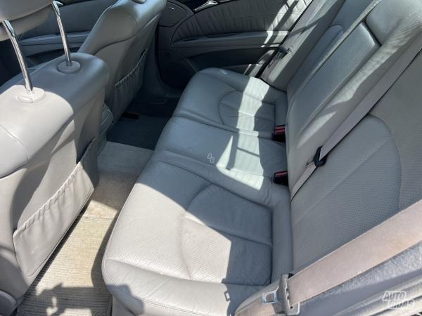 Black Mercedes-Benz E 320 2005 in Siauliai, with an engine capacity of 3.20 L and mileage of 268 thousand km for 3550 €, photo 9 on AUTOMOTO.COM.LV