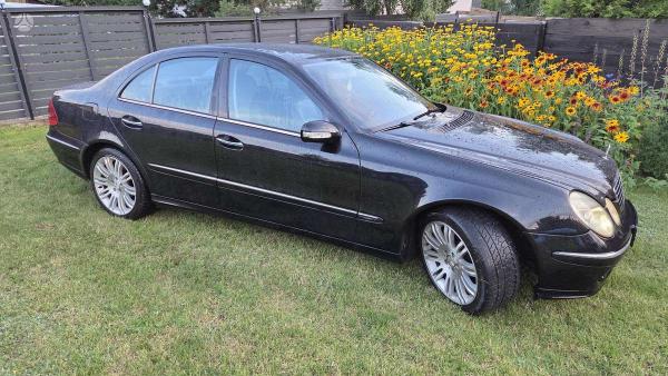 Melns Mercedes-Benz E 320 2005 Ukmergė, ar dzinēja tilpumu 2.99 L un nobraukumu 425 tūkst. km par 2890 €, foto 2 vietnē AUTOMOTO.COM.LV