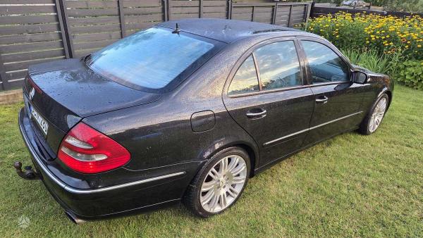 Melns Mercedes-Benz E 320 2005 Ukmergė, ar dzinēja tilpumu 2.99 L un nobraukumu 425 tūkst. km par 2890 €, foto 3 vietnē AUTOMOTO.COM.LV