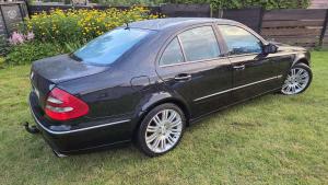Melns Mercedes-Benz E 320 2005 Ukmergė, ar dzinēja tilpumu 2.99 L un nobraukumu 425 tūkst. km par 2890 €, foto 6 vietnē AUTOMOTO.COM.LV