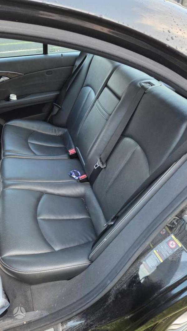 Melns Mercedes-Benz E 320 2005 Ukmergė, ar dzinēja tilpumu 2.99 L un nobraukumu 425 tūkst. km par 2890 €, foto 8 vietnē AUTOMOTO.COM.LV
