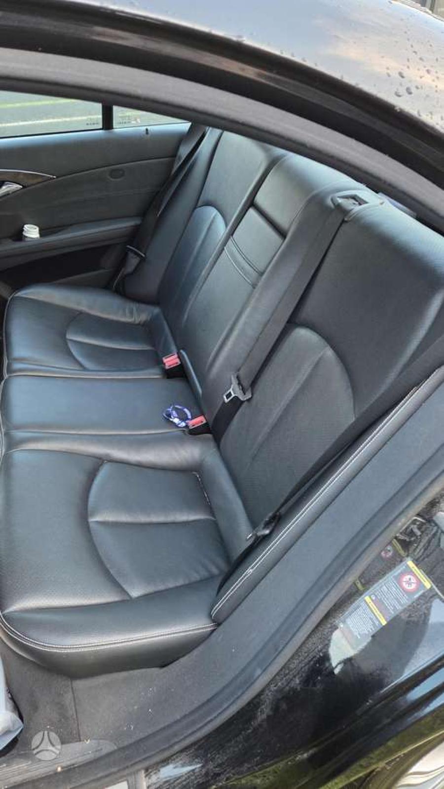 Melns Mercedes-Benz E 320 2005 Ukmergė, ar dzinēja tilpumu 2.99 L un nobraukumu 425 tūkst. km par 2890 €, foto 9 vietnē AUTOMOTO.COM.LV