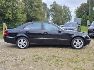 Black Mercedes-Benz E 320 2005 in Kuldiga, with an engine capacity of 3.00 L and mileage of 534 thousand km for 3990 €, photo 7 on AUTOMOTO.COM.LV