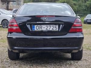 Black Mercedes-Benz E 320 2005 in Kuldiga, with an engine capacity of 3.00 L and mileage of 534 thousand km for 3990 €, photo 8 on AUTOMOTO.COM.LV