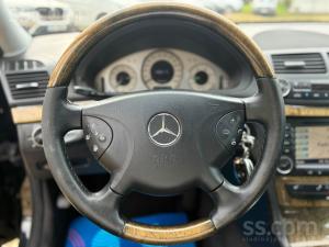 Black Mercedes-Benz E 320 2005 in Kuldiga, with an engine capacity of 3.00 L and mileage of 534 thousand km for 3990 €, photo 15 on AUTOMOTO.COM.LV