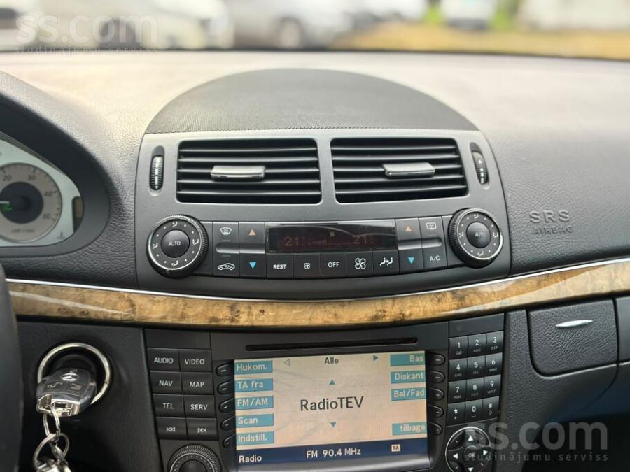 Black Mercedes-Benz E 320 2005 in Kuldiga, with an engine capacity of 3.00 L and mileage of 534 thousand km for 3990 €, photo 17 on AUTOMOTO.COM.LV