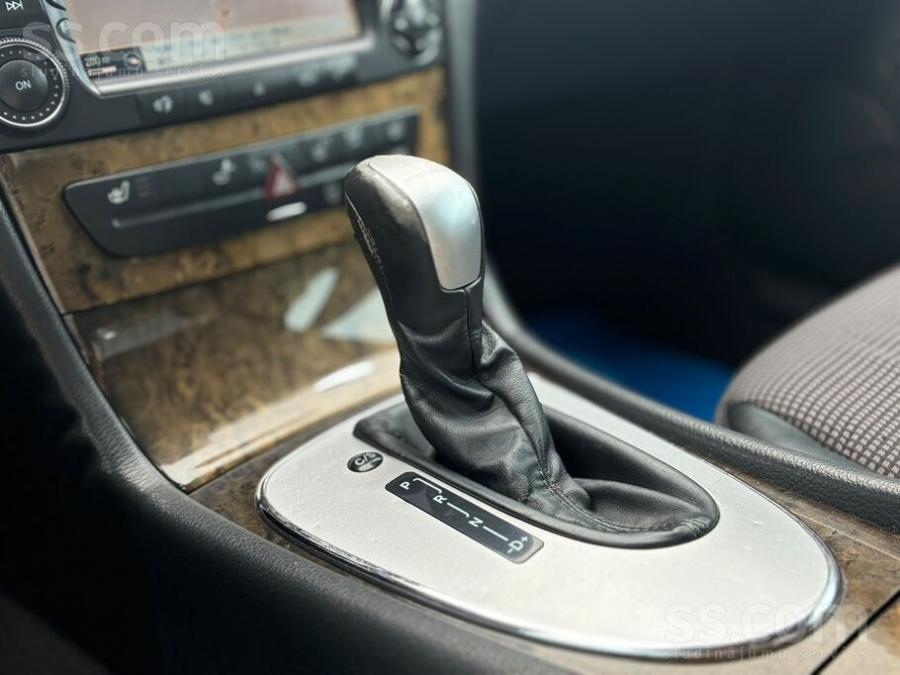 Black Mercedes-Benz E 320 2005 in Kuldiga, with an engine capacity of 3.00 L and mileage of 534 thousand km for 3990 €, photo 20 on AUTOMOTO.COM.LV