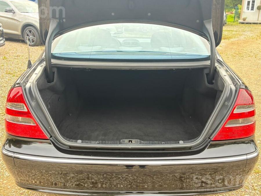 Black Mercedes-Benz E 320 2005 in Kuldiga, with an engine capacity of 3.00 L and mileage of 534 thousand km for 3990 €, photo 23 on AUTOMOTO.COM.LV