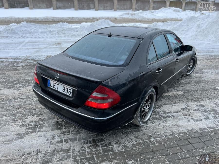 Melns Mercedes-Benz E 320 2006 Šilutė, ar dzinēja tilpumu 3.00 L un nobraukumu 350 tūkst. km par 1850 €, foto 4 vietnē AUTOMOTO.COM.LV