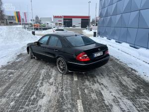 Melns Mercedes-Benz E 320 2006 Klaipėda, ar dzinēja tilpumu 3.00 L un nobraukumu 355 tūkst. km par 2350 €, foto 4 vietnē AUTOMOTO.COM.LV