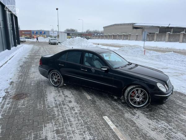 Black Mercedes-Benz E 320 2006 in Klaipeda, with an engine capacity of 3.00 L and mileage of 355 thousand km for 2350 €, photo 5 on AUTOMOTO.COM.LV