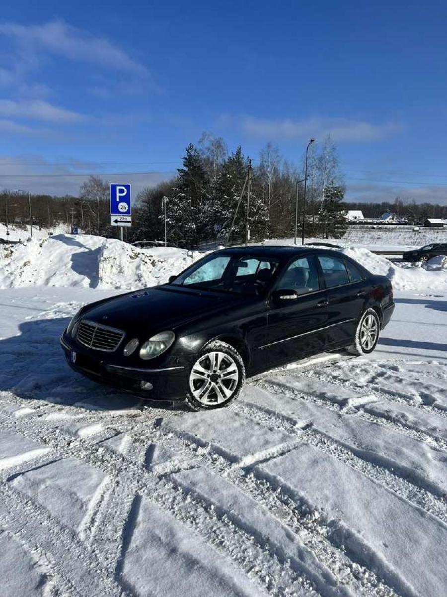 Melns Mercedes-Benz E 320 2006 Viļņa, ar dzinēja tilpumu 0.00 L un nobraukumu 302 tūkst. km par 3499 €, foto 1 vietnē AUTOMOTO.COM.LV