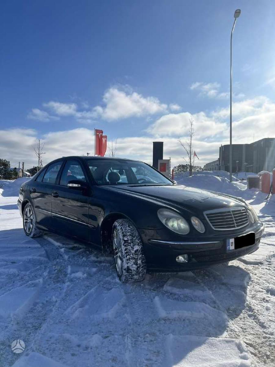 Melns Mercedes-Benz E 320 2006 Viļņa, ar dzinēja tilpumu 0.00 L un nobraukumu 302 tūkst. km par 3499 €, foto 5 vietnē AUTOMOTO.COM.LV