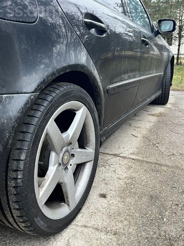 Melns Mercedes-Benz E 320 2006 Rīga, ar dzinēja tilpumu 3.00 L un nobraukumu 400 tūkst. km par 5400 €, foto 4 vietnē AUTOMOTO.COM.LV