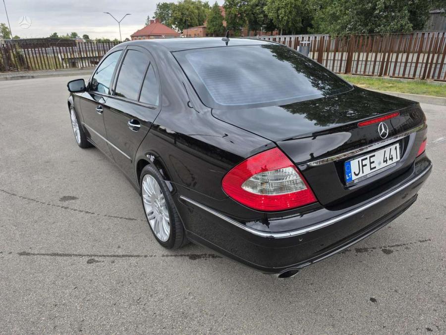 Melns Mercedes-Benz E 320 2006 Marijampole, ar dzinēja tilpumu 2.99 L un nobraukumu 437 tūkst. km par 5000 €, foto 5 vietnē AUTOMOTO.COM.LV