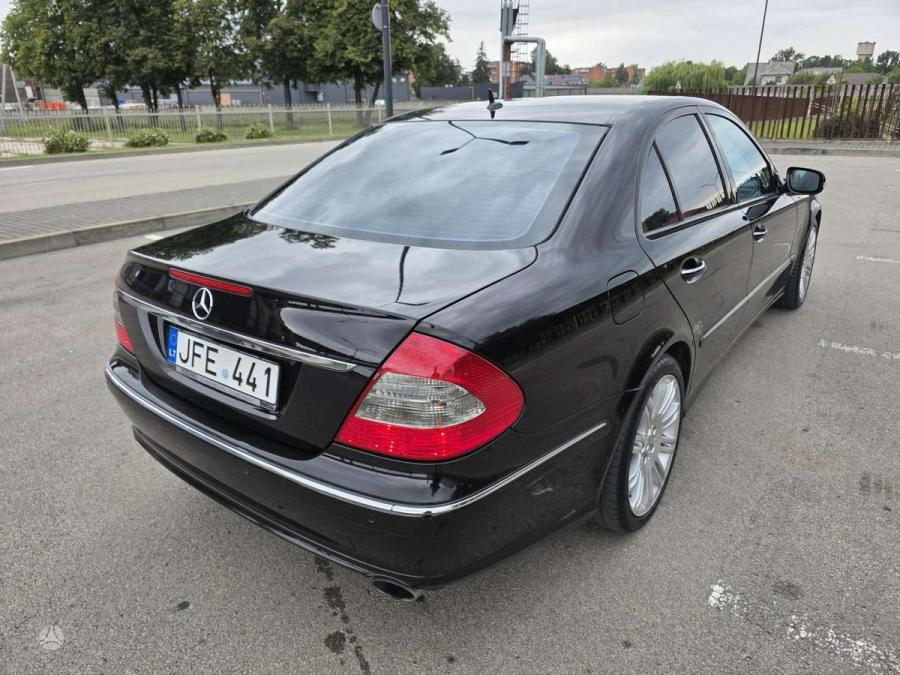 Melns Mercedes-Benz E 320 2006 Marijampole, ar dzinēja tilpumu 2.99 L un nobraukumu 437 tūkst. km par 5000 €, foto 7 vietnē AUTOMOTO.COM.LV