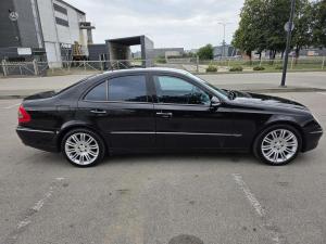 Melns Mercedes-Benz E 320 2006 Marijampole, ar dzinēja tilpumu 2.99 L un nobraukumu 437 tūkst. km par 5000 €, foto 8 vietnē AUTOMOTO.COM.LV