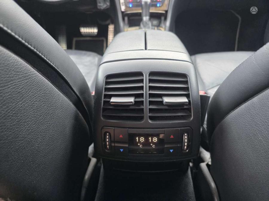 Melns Mercedes-Benz E 320 2006 Marijampole, ar dzinēja tilpumu 2.99 L un nobraukumu 437 tūkst. km par 5000 €, foto 16 vietnē AUTOMOTO.COM.LV