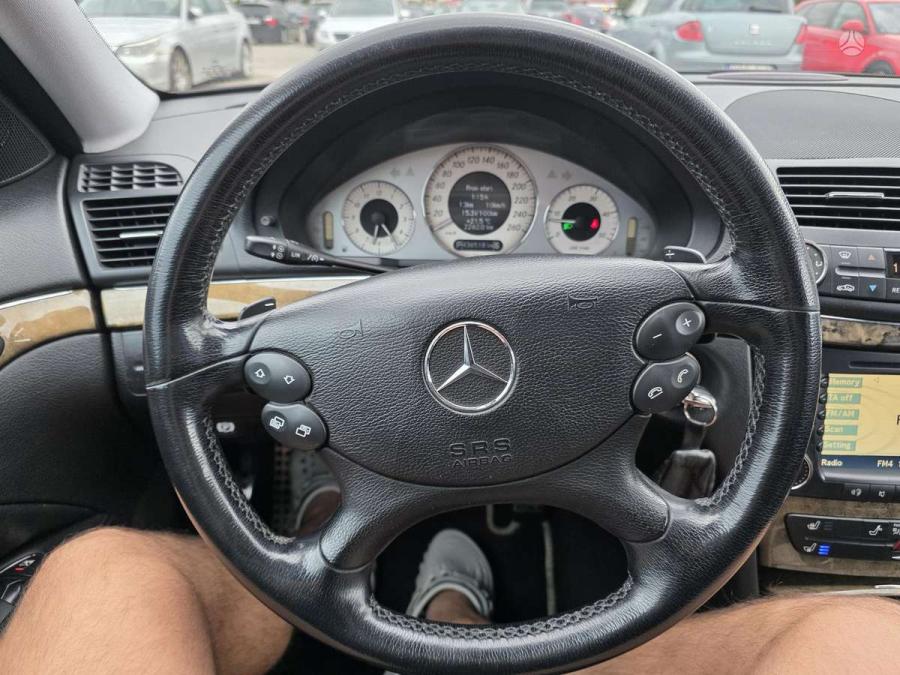 Melns Mercedes-Benz E 320 2006 Marijampole, ar dzinēja tilpumu 2.99 L un nobraukumu 437 tūkst. km par 5000 €, foto 17 vietnē AUTOMOTO.COM.LV