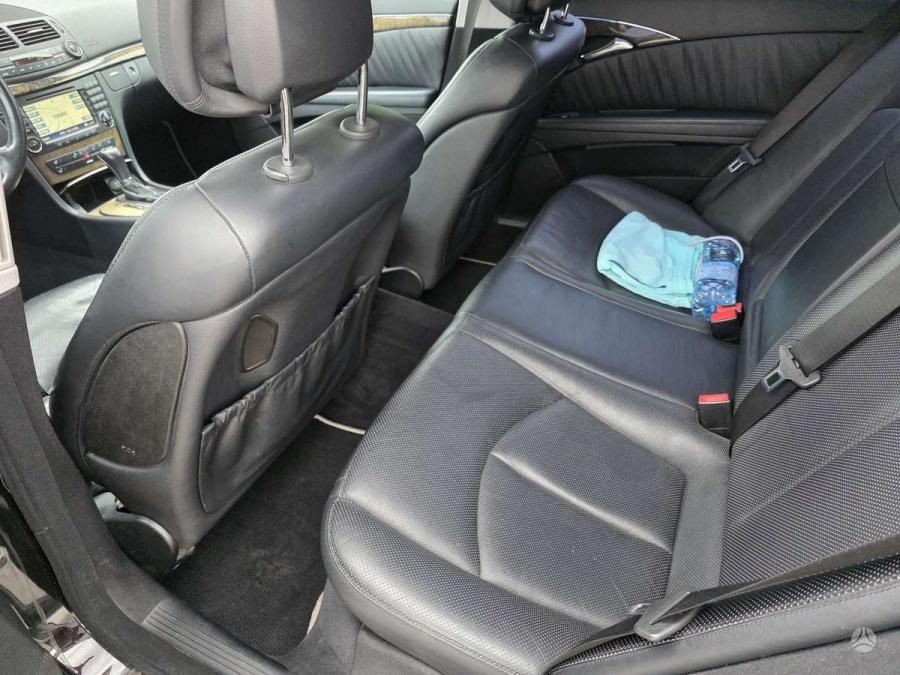 Melns Mercedes-Benz E 320 2006 Marijampole, ar dzinēja tilpumu 2.99 L un nobraukumu 437 tūkst. km par 5000 €, foto 21 vietnē AUTOMOTO.COM.LV