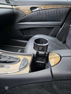Melns Mercedes-Benz E 320 2006 Marijampole, ar dzinēja tilpumu 2.99 L un nobraukumu 437 tūkst. km par 5000 €, foto 22 vietnē AUTOMOTO.COM.LV