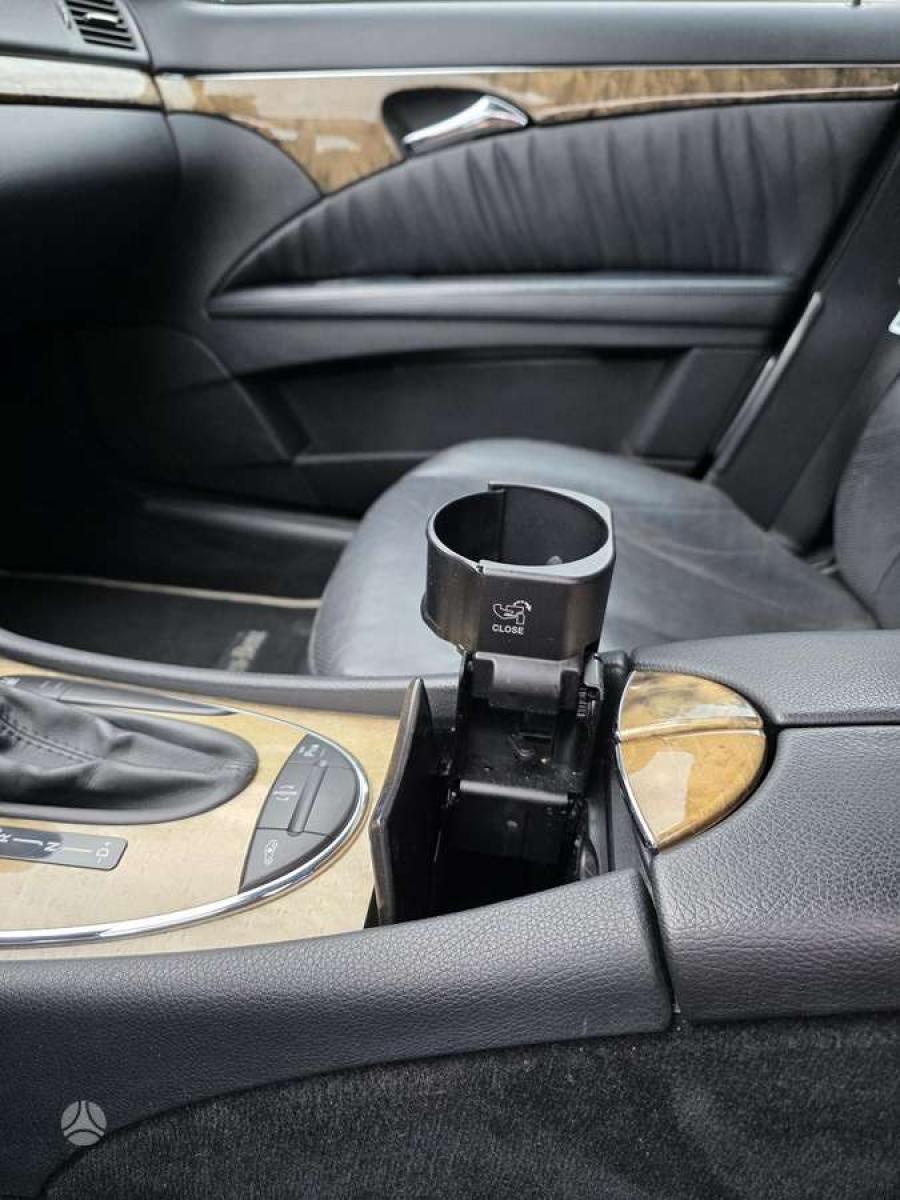 Melns Mercedes-Benz E 320 2006 Marijampole, ar dzinēja tilpumu 2.99 L un nobraukumu 437 tūkst. km par 5000 €, foto 22 vietnē AUTOMOTO.COM.LV