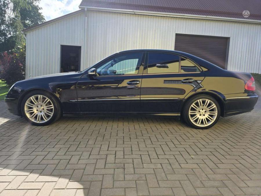 Melns Mercedes-Benz E 320 2006 Marijampole, ar dzinēja tilpumu 2.99 L un nobraukumu 437 tūkst. km par 5000 €, foto 25 vietnē AUTOMOTO.COM.LV