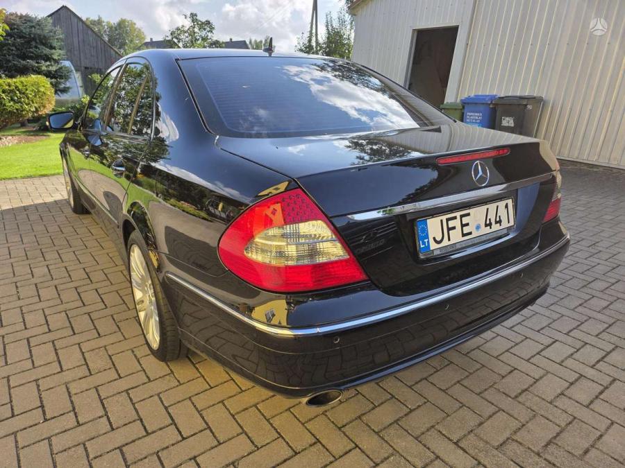 Melns Mercedes-Benz E 320 2006 Marijampole, ar dzinēja tilpumu 2.99 L un nobraukumu 437 tūkst. km par 5000 €, foto 26 vietnē AUTOMOTO.COM.LV
