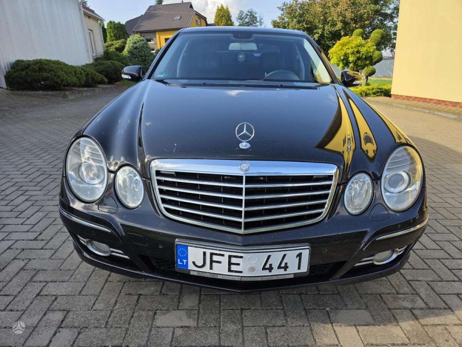 Melns Mercedes-Benz E 320 2006 Marijampole, ar dzinēja tilpumu 2.99 L un nobraukumu 437 tūkst. km par 5000 €, foto 31 vietnē AUTOMOTO.COM.LV