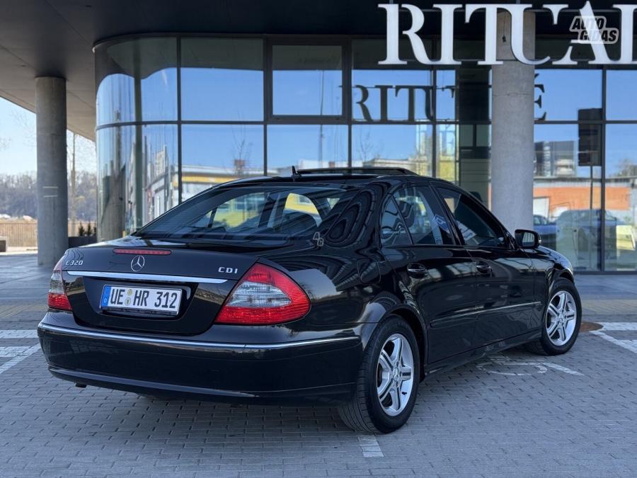 Melns Mercedes-Benz E 320 2007 Kauņa, ar dzinēja tilpumu 3.00 L un nobraukumu 297 tūkst. km par 4950 €, foto 12 vietnē AUTOMOTO.COM.LV
